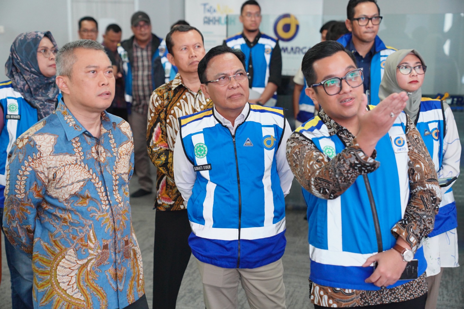 Pantau Situasi Lalu Lintas Libur Natal Tahun 2024, Menhub Dudy ...